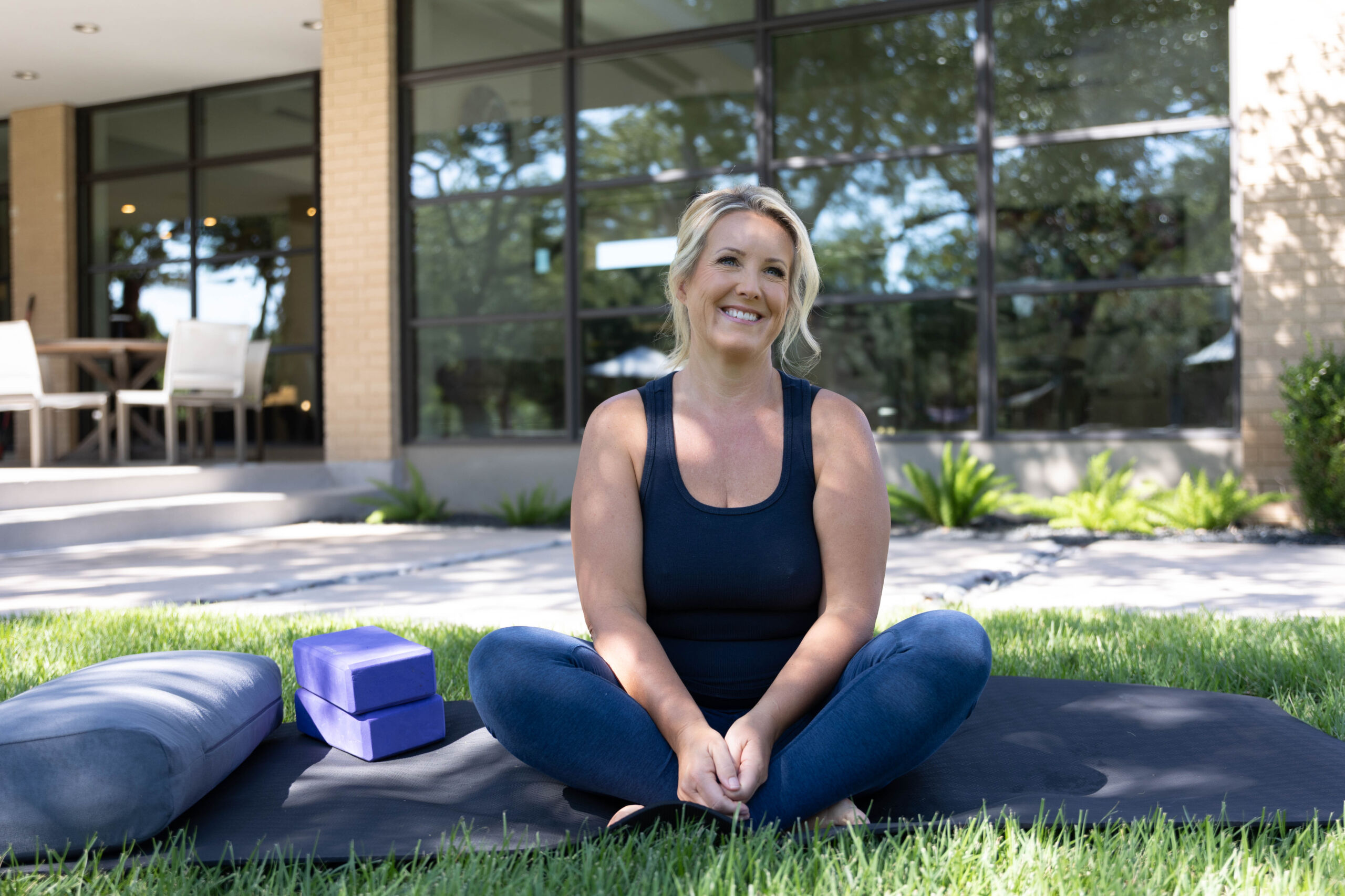 Mindy Mackenzie | Strategic Advisor & Best Selling Author